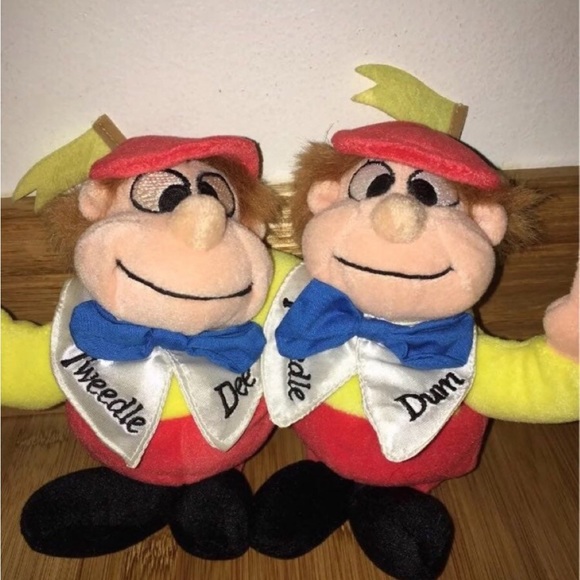 Disney | Toys | Disney Vintage Alice In Wonderland Tweedle Dum Tweedle ...